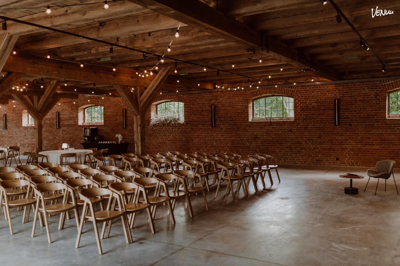 OKLASKI STANISŁAWIE - Book for your event - Venuu.com