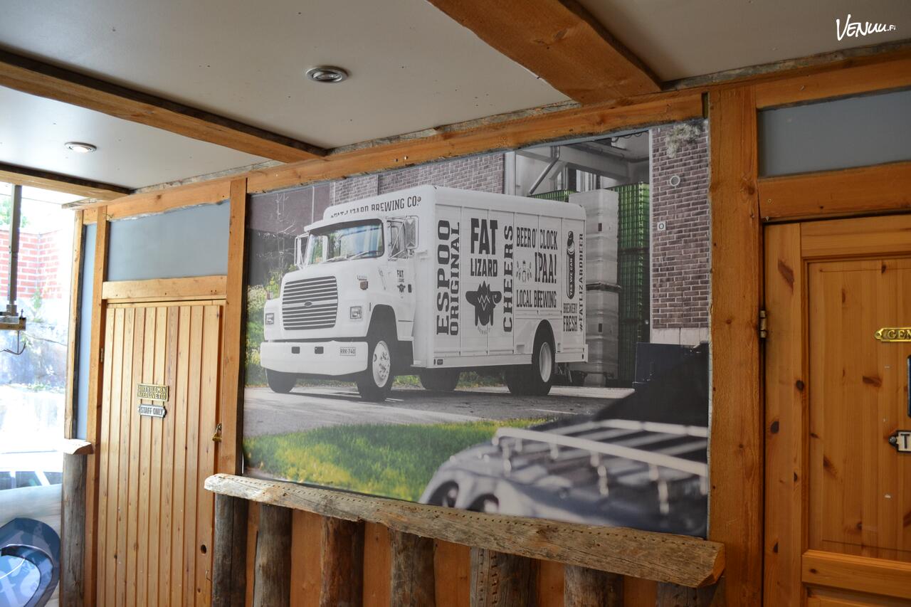 Pub Olarin Ossi / Alakerta - Katso kuvat ja varaa helposti - Venuu.fi