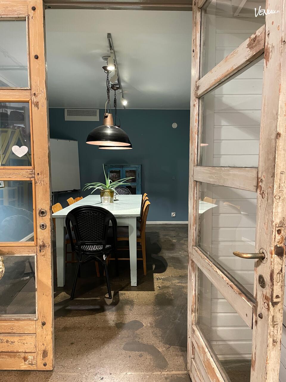 Moko Market / Café Punavuori - Katso kuvat ja varaa - Venuu.fi