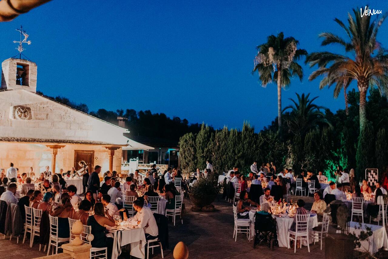 Es Revellar Art Resort / Plaza de la Capilla - Reserva - Venuu.com
