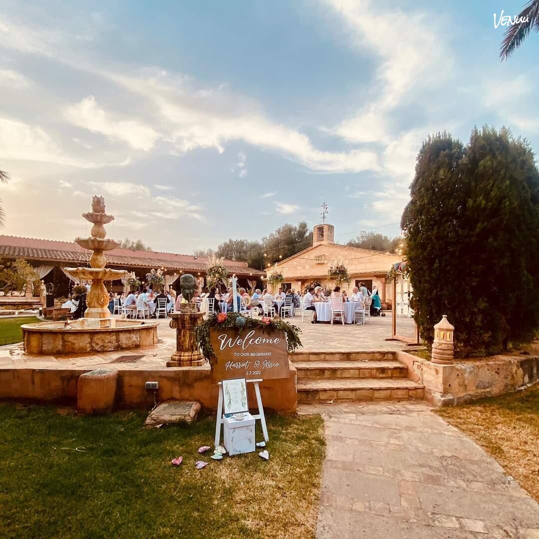 Es Revellar Art Resort / Plaza de la Capilla - Reserva - Venuu.com
