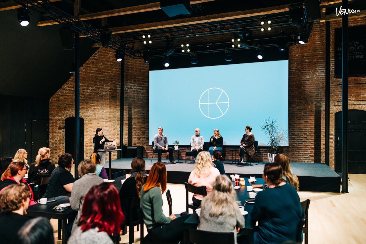 Kalevan Navetta / Hugo-sali - Katso kuvat ja varaa helposti - Venuu.fi