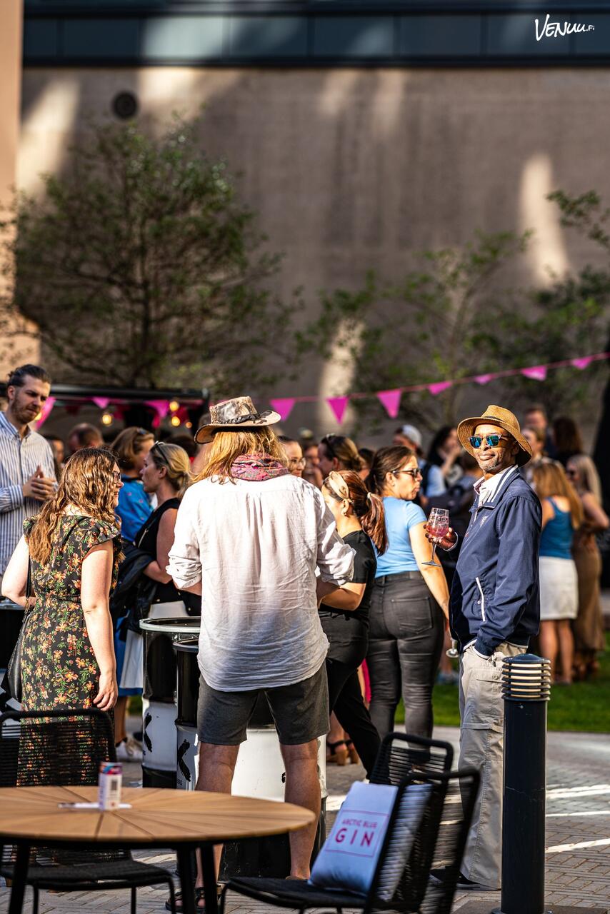 Innovation Home Kamppi / Rose Garden - Katso kuvat ja varaa - Venuu.fi