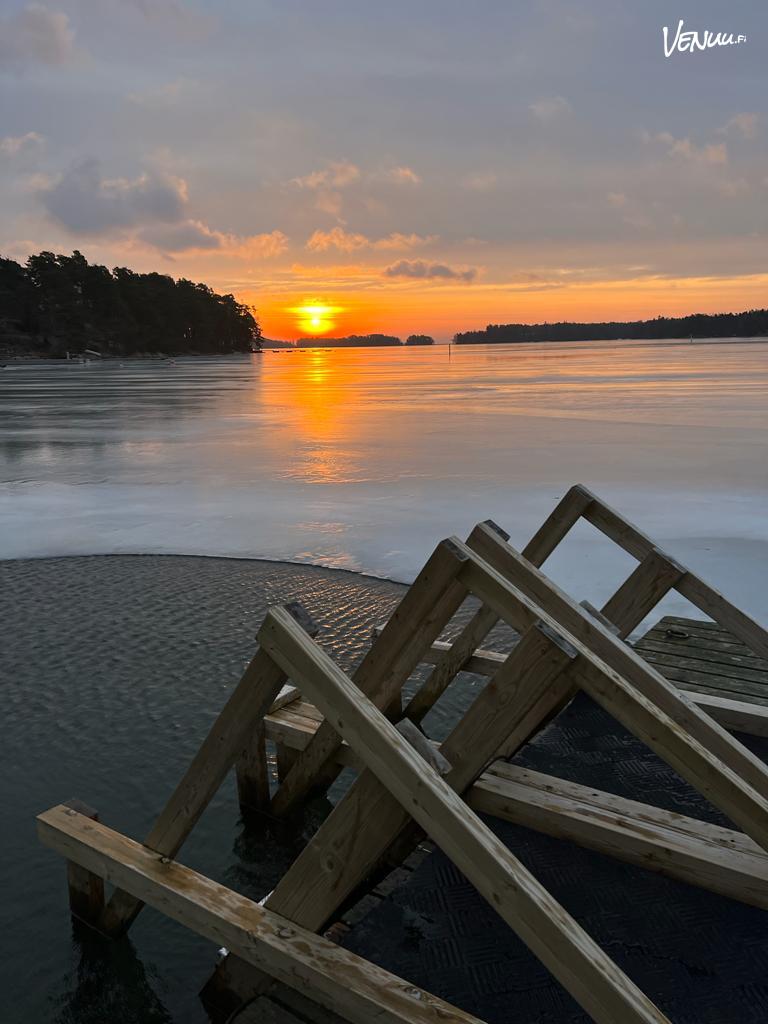 Furuvik rantasauna / Saunat.fi - Katso kuvat ja varaa - Venuu.fi