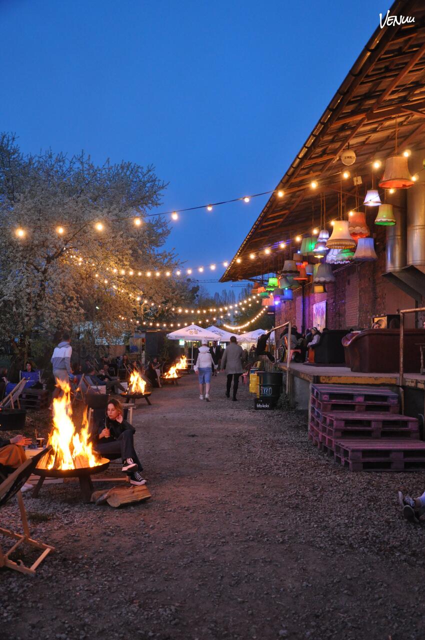 Nocny Targ Tęczowa - Wynajmij na event - Venuu.com