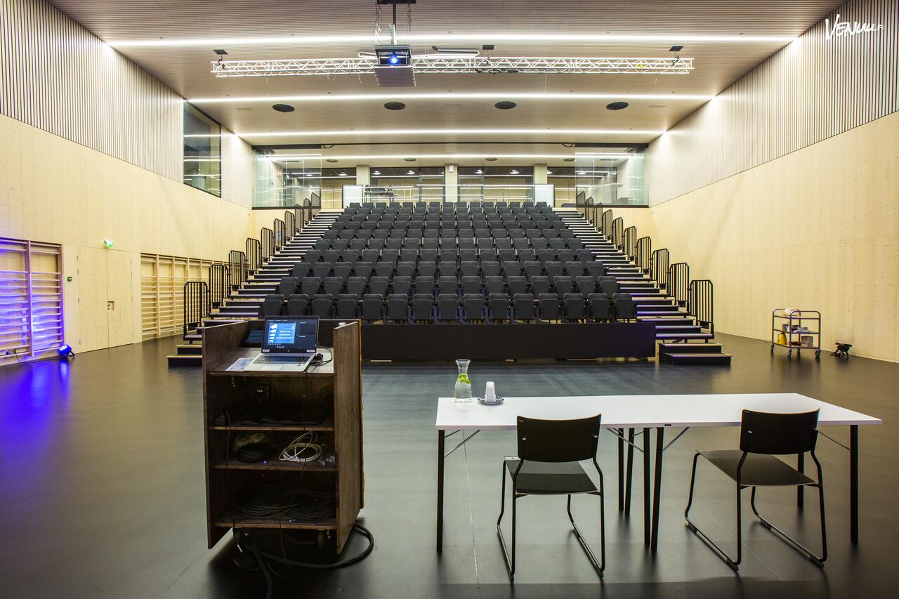 Olympiastadion / Auditorio - Katso kuvat ja varaa helposti - Venuu.fi